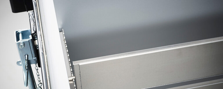 Container for lithium batteries | Hybrid all-rounder RETRON 750 // RETRON